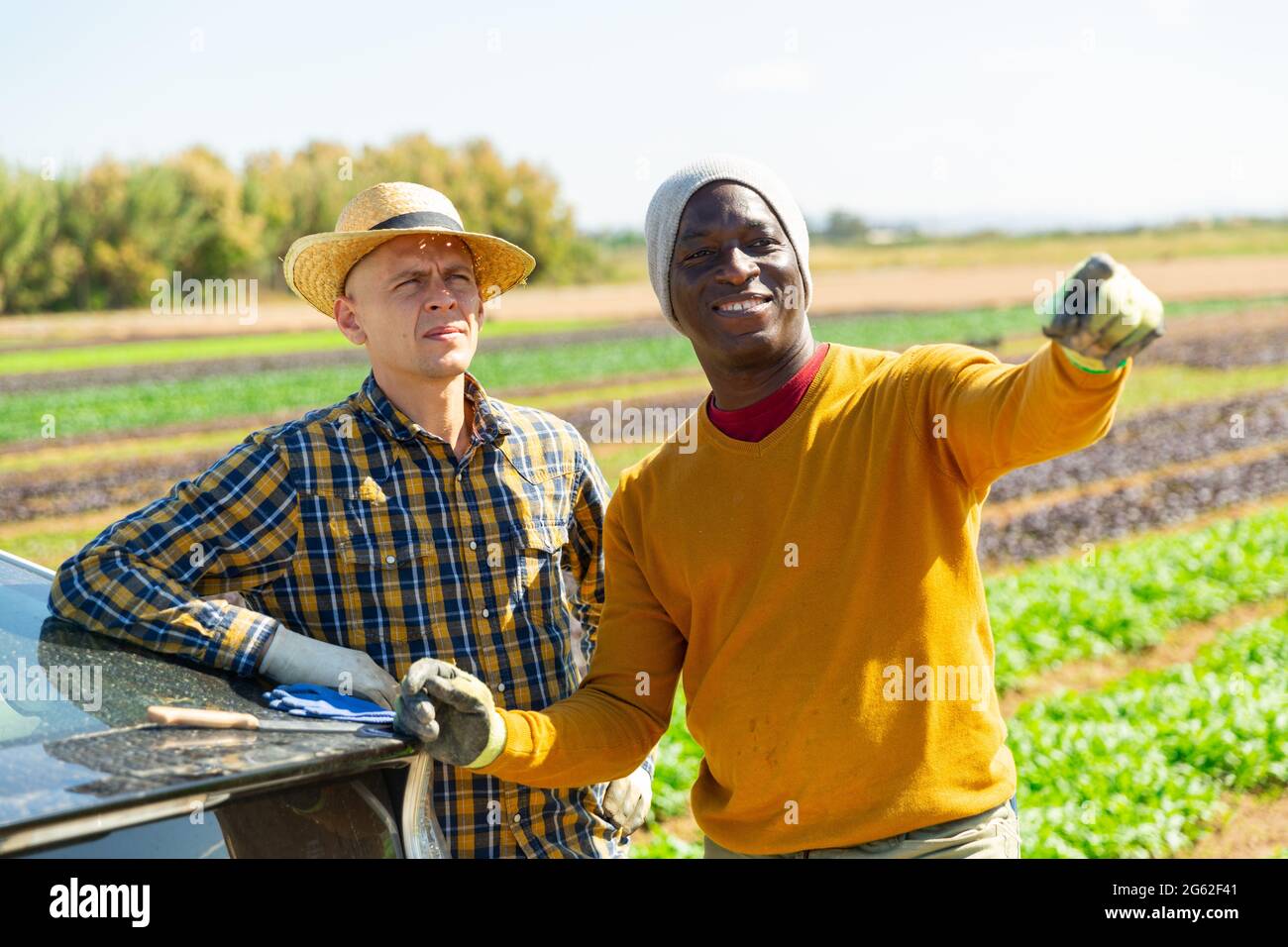 Farmer farmers talking american hi-res stock photography and images - Alamy