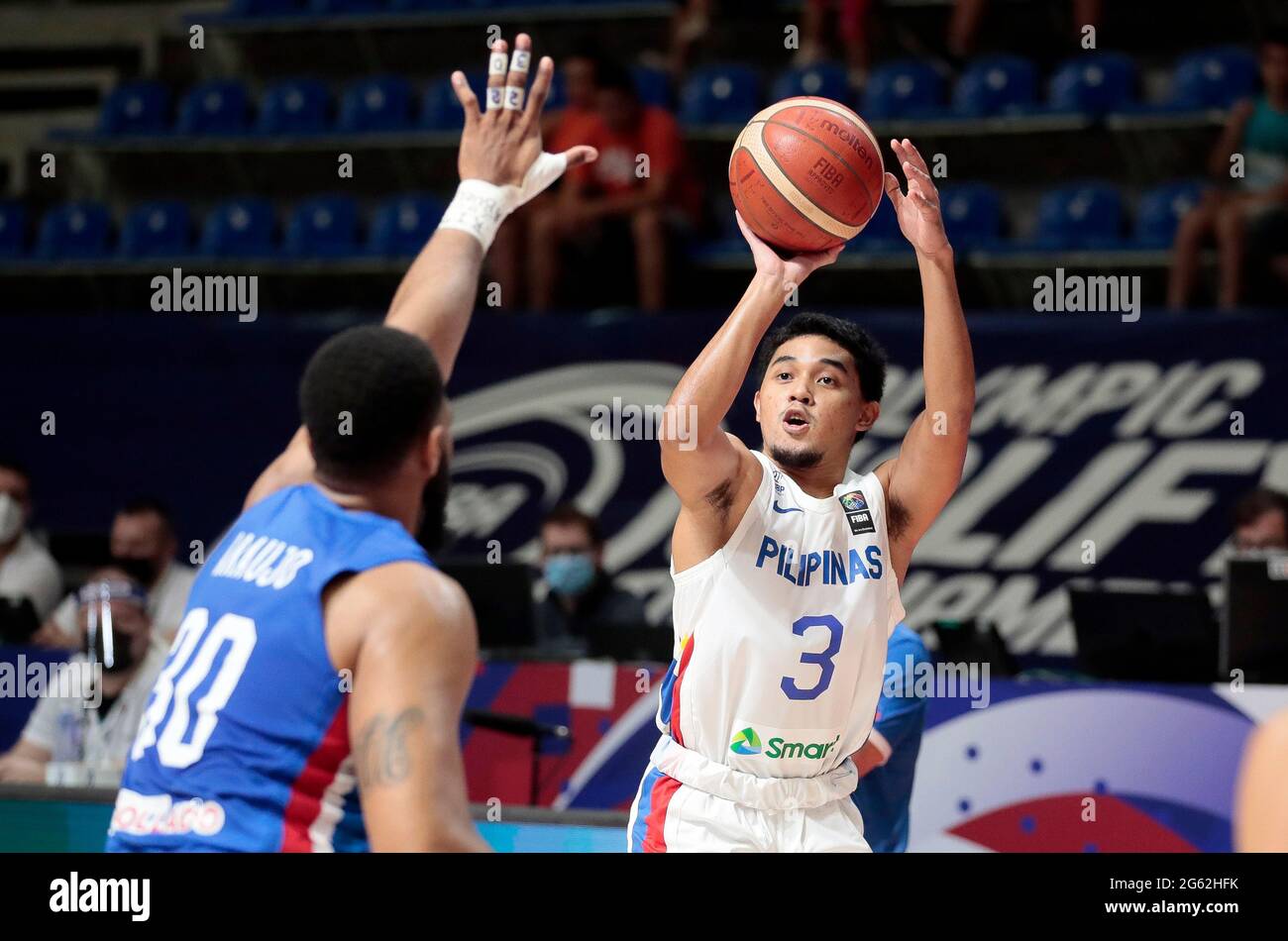 Belgrade. 1st July, 2021. Philippine Rhon Jhay Abarrientos (R) vies ...