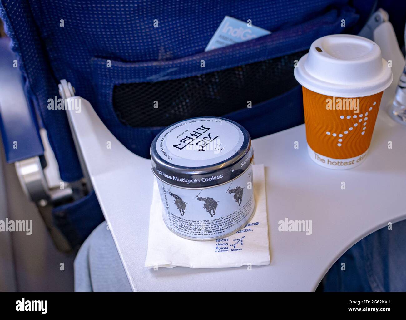 Inflight meal hi-res stock photography and images - Alamy