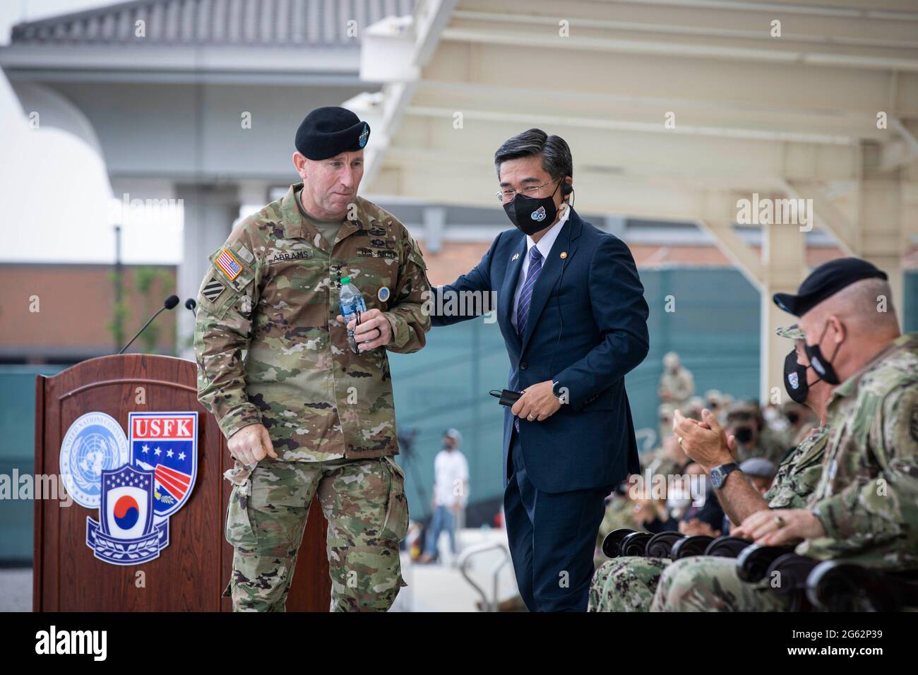 Korea. 02nd July, 2021. Outgoing USFK chief South Korean Defense ...