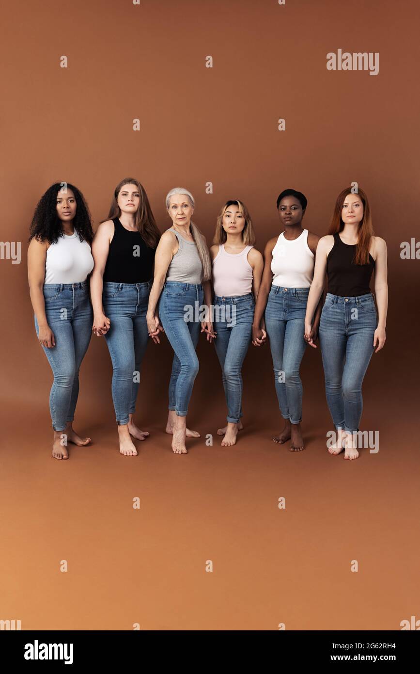 Diverse group of people all ages hi-res stock photography and images ...