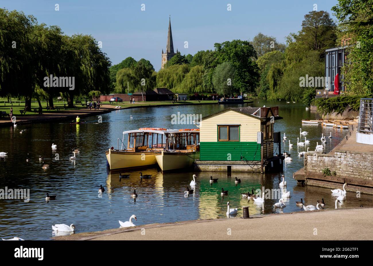 The River Avon, Stratford-upon-Avon, Warwickshire, England, UK Stock ...