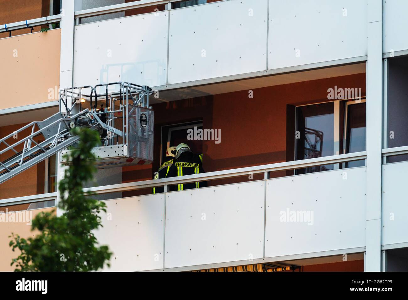Ladder firefighting hi-res stock photography and images - Alamy