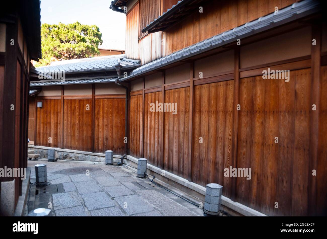 Japanese Vernacular Machiya or wooden houses on a quiet street in Kyoto ...