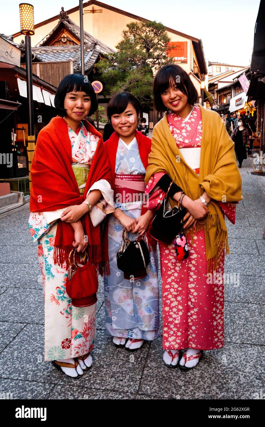 Colorful kimonos on pedestrian street Sanneizaka during Hanatoro in ...