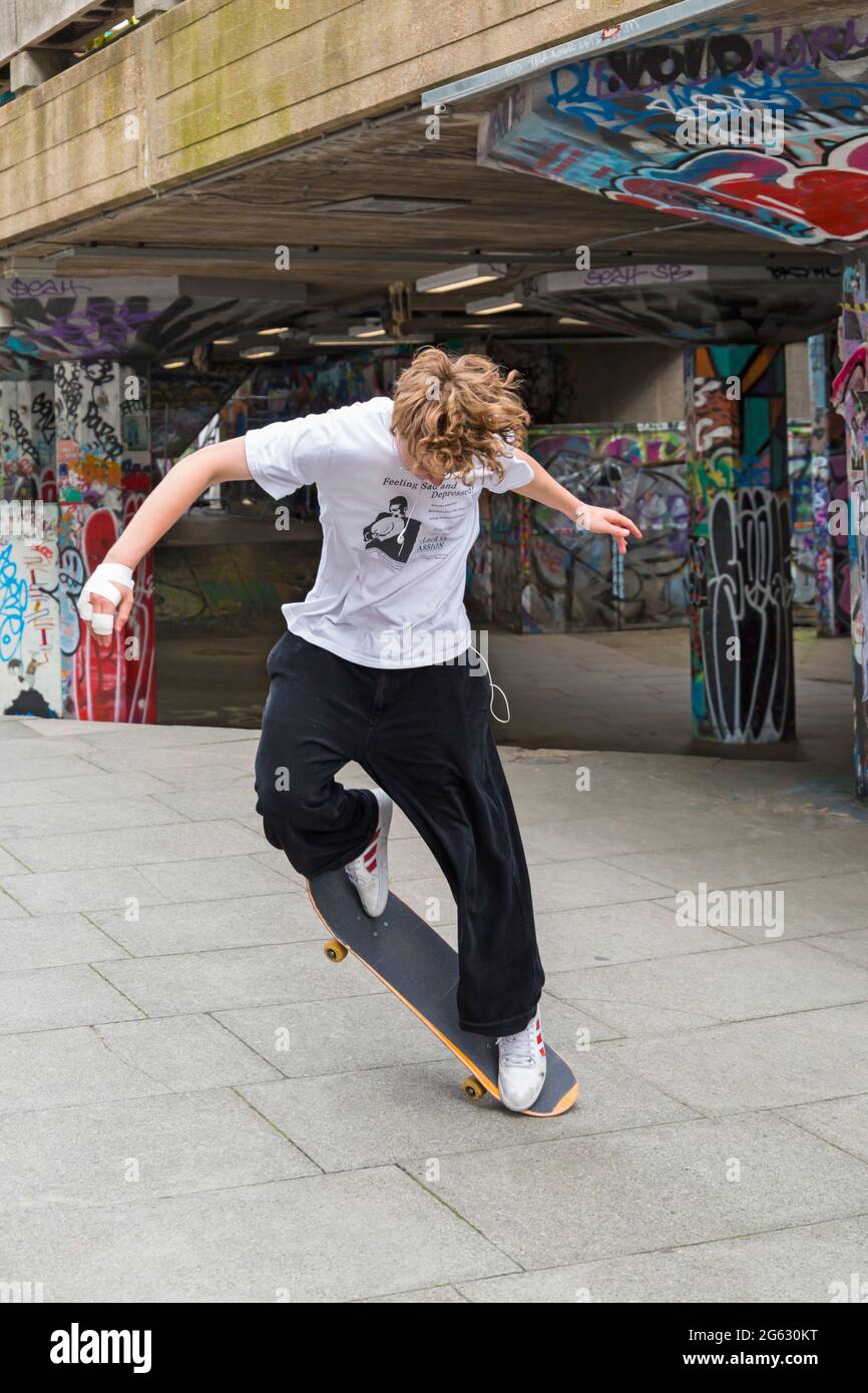 Southbank skatepark hi-res stock photography and images - Alamy