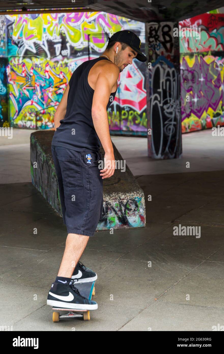 Southbank skatepark graffiti hi-res stock photography and images - Alamy