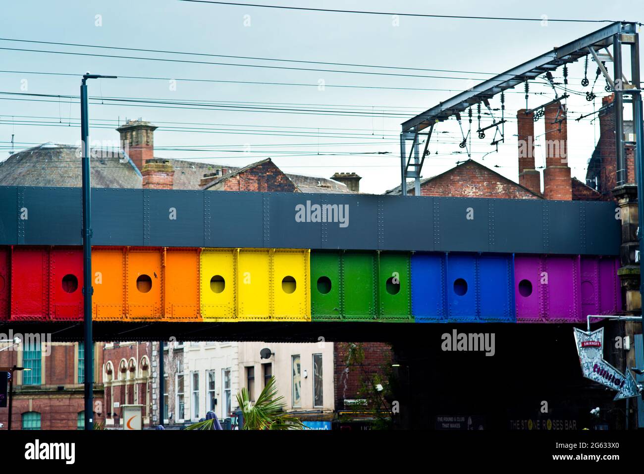 Leeds railway bridge hi-res stock photography and images - Alamy