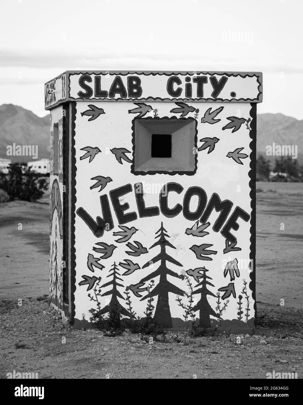 Welcome to Slab City information booth in Slab City, California Stock ...