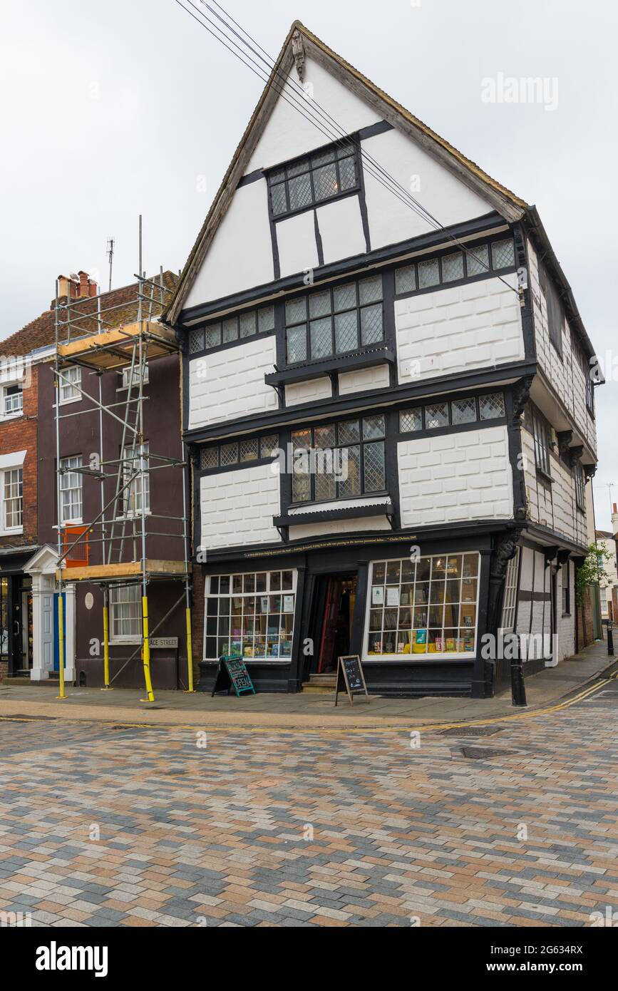 The leaning house hi-res stock photography and images - Alamy