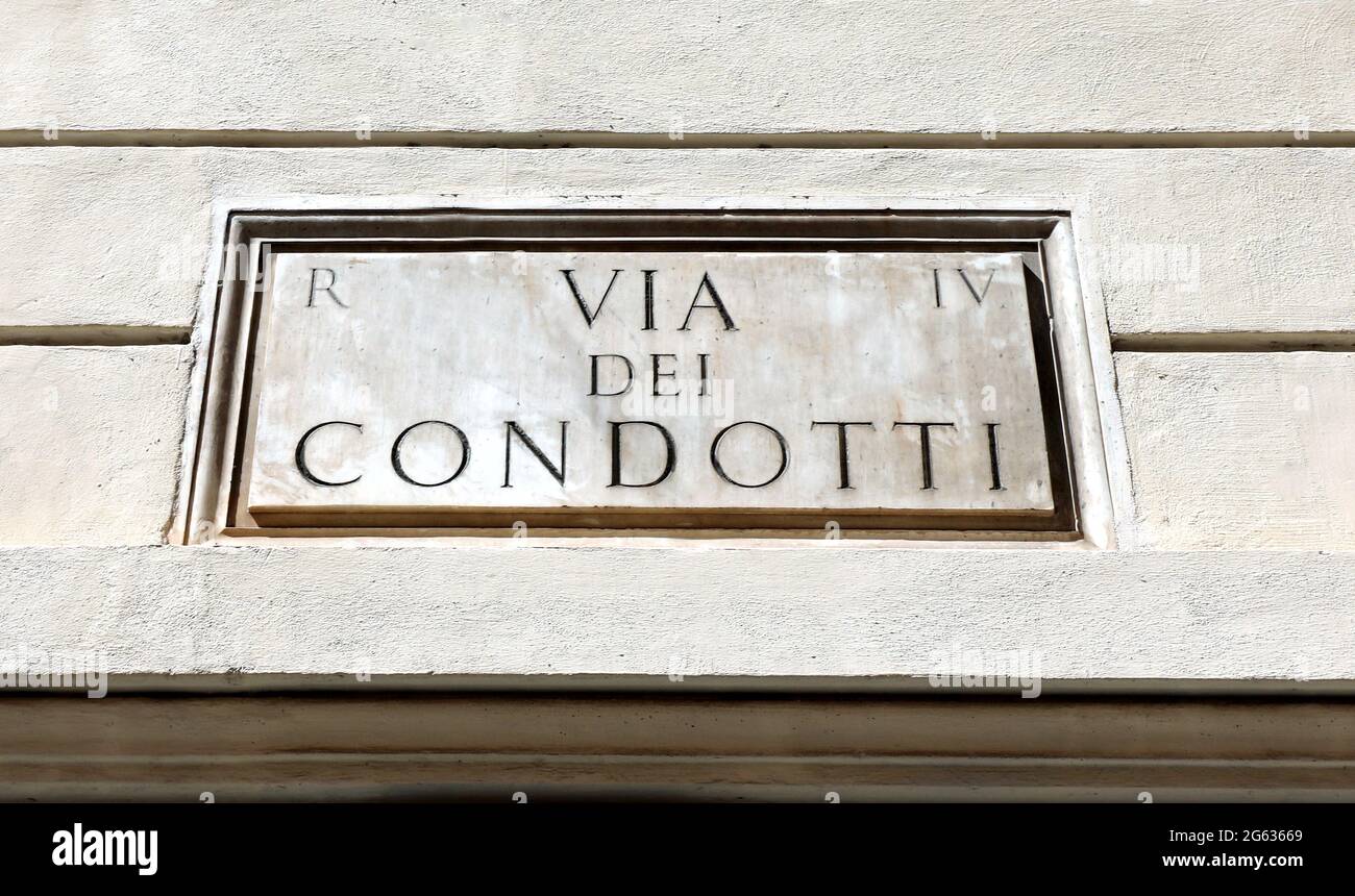 Roman road market sign hi-res stock photography and images - Alamy