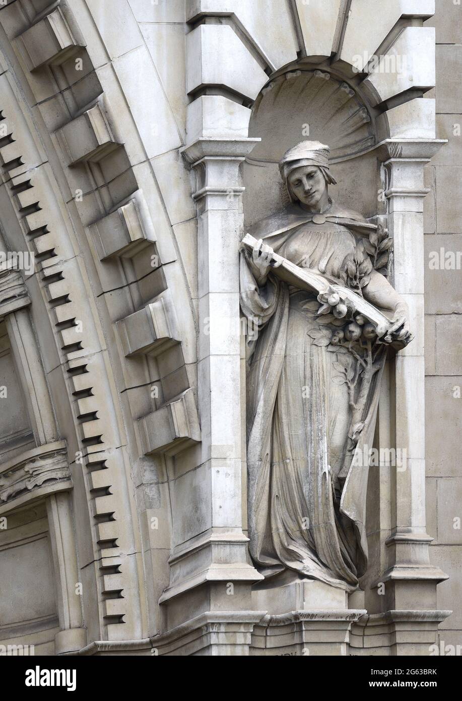London, England, UK. Statue of "Knowledge" on the Cromwell Road facade ...