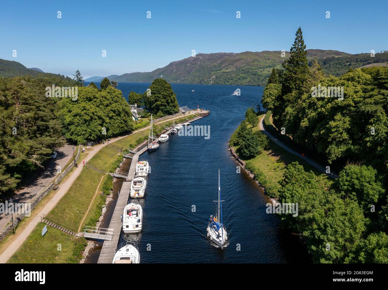 Loch ness aerial hi-res stock photography and images - Alamy