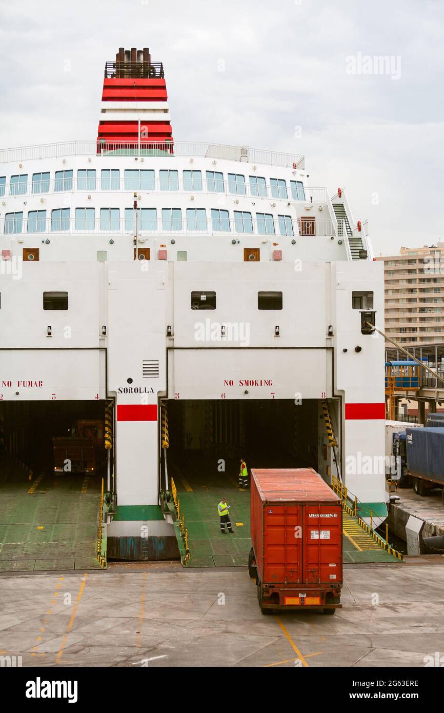 Car deck ramps hi-res stock photography and images - Alamy
