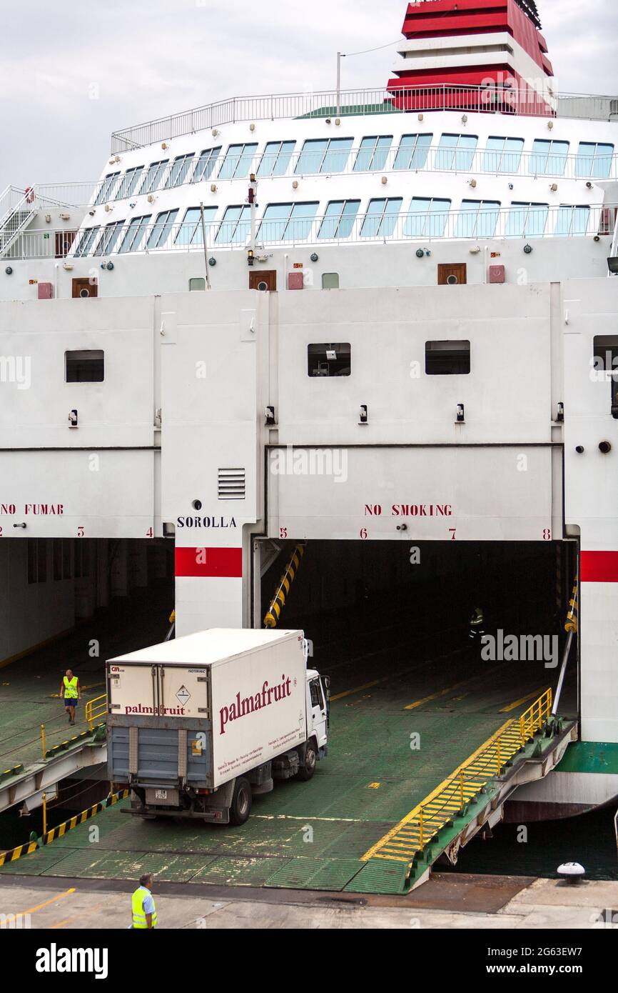 Car deck ramps hi-res stock photography and images - Alamy
