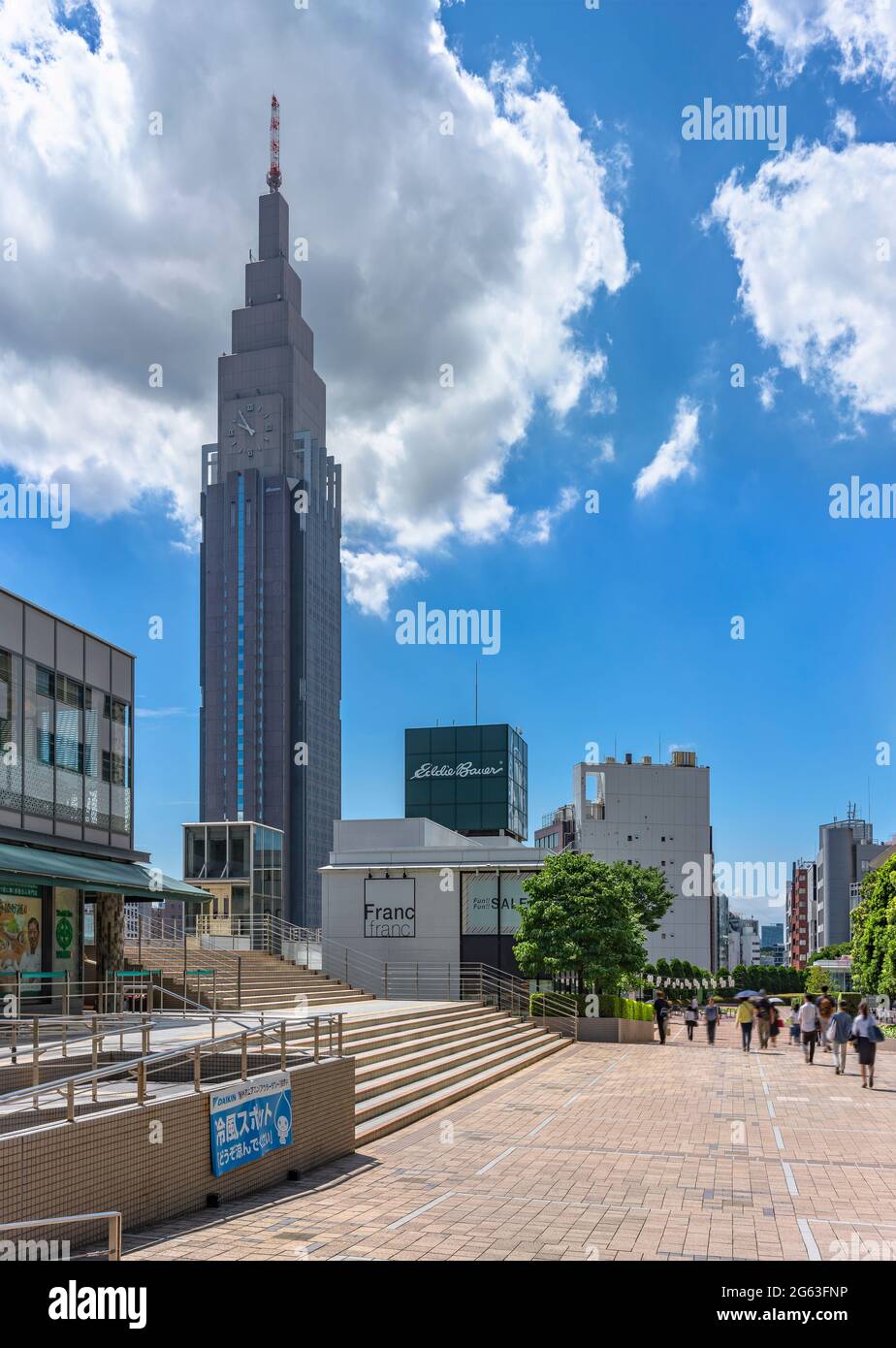 Jr shinjuku new south gate hi-res stock photography and images - Alamy