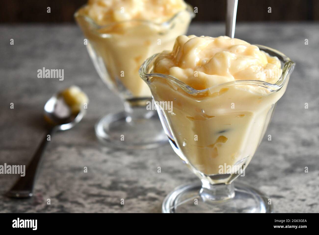 Tapioca pudding in glass dish Stock Photo - Alamy
