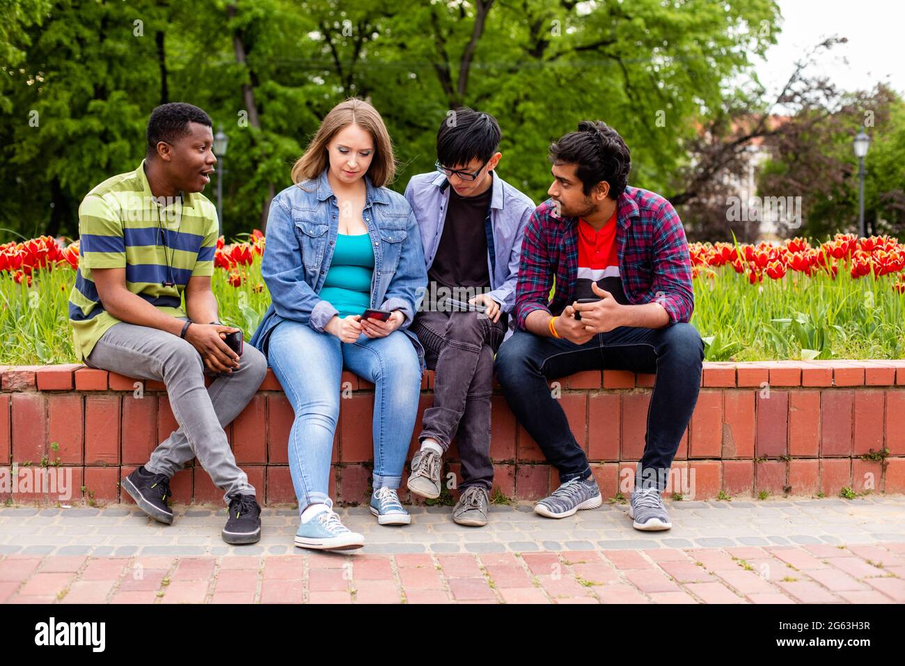 Diverse classroom meeting hi-res stock photography and images - Alamy