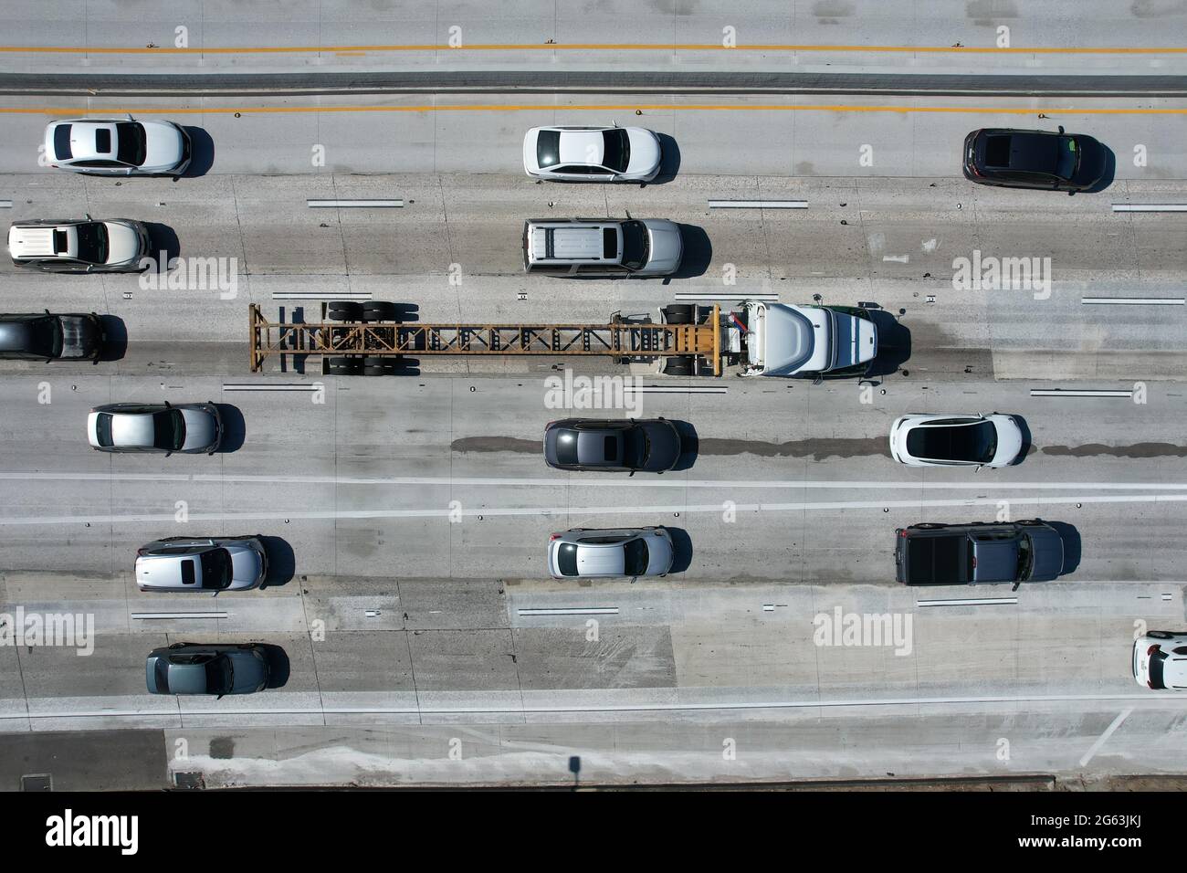 An aerial view of traffic on the California State Route 60 freeway ...