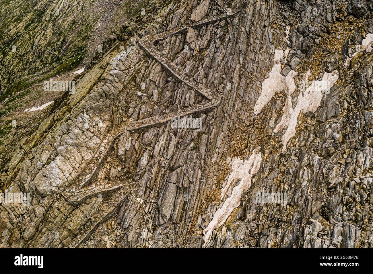 Birds eye view mountain side hi-res stock photography and images - Alamy