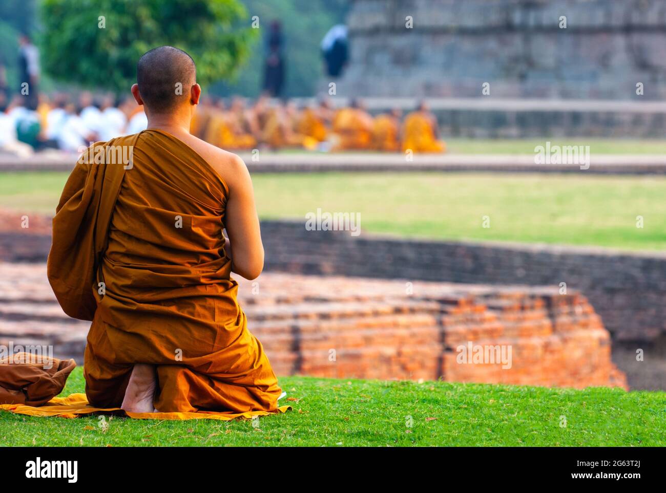 Kneeling prayer hi-res stock photography and images - Alamy