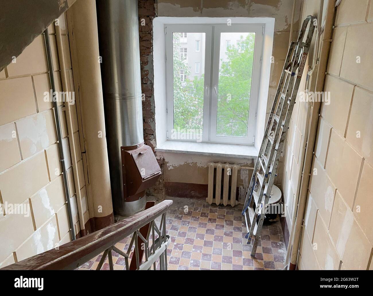 Garbage chute hi-res stock photography and images - Alamy