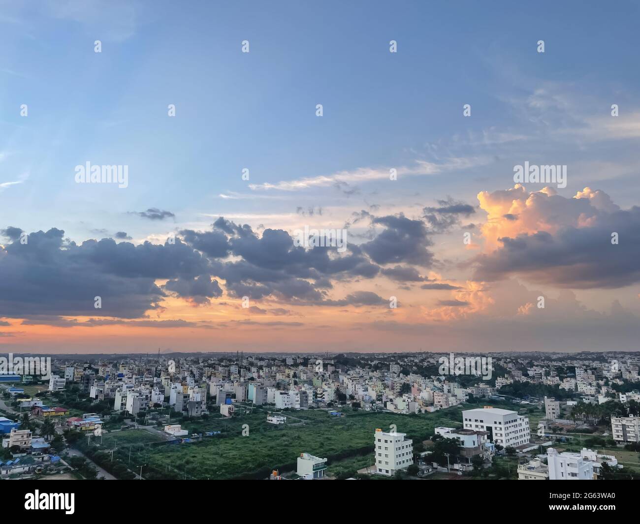 India bangalore modern street hi-res stock photography and images - Alamy