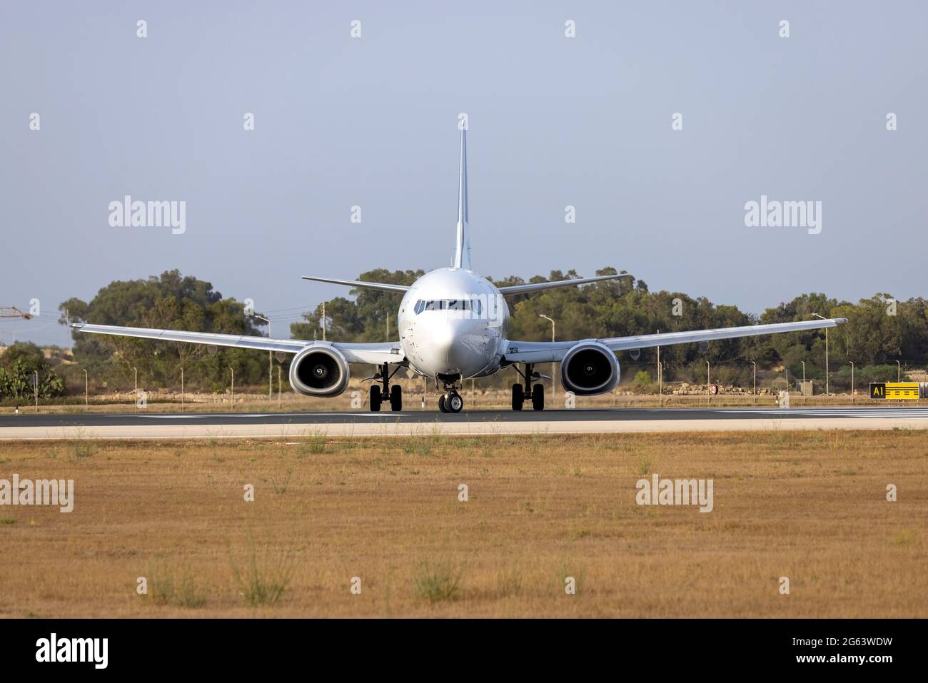 ASL Airlines Boeing 737-490(SF) (Reg.: OE-IBL) freighter doing a 180 ...