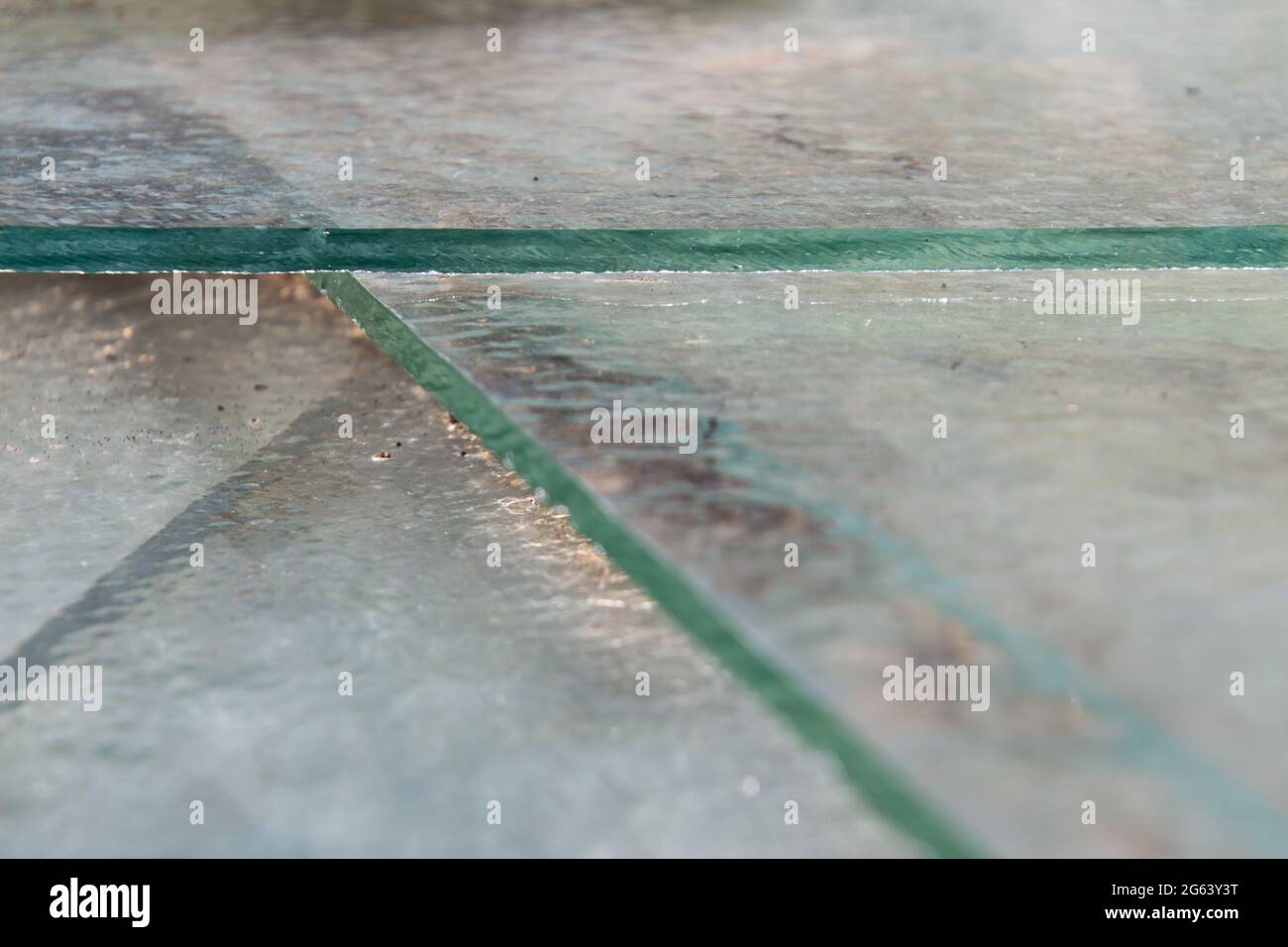 Sheet of glass texture hi-res stock photography and images - Alamy