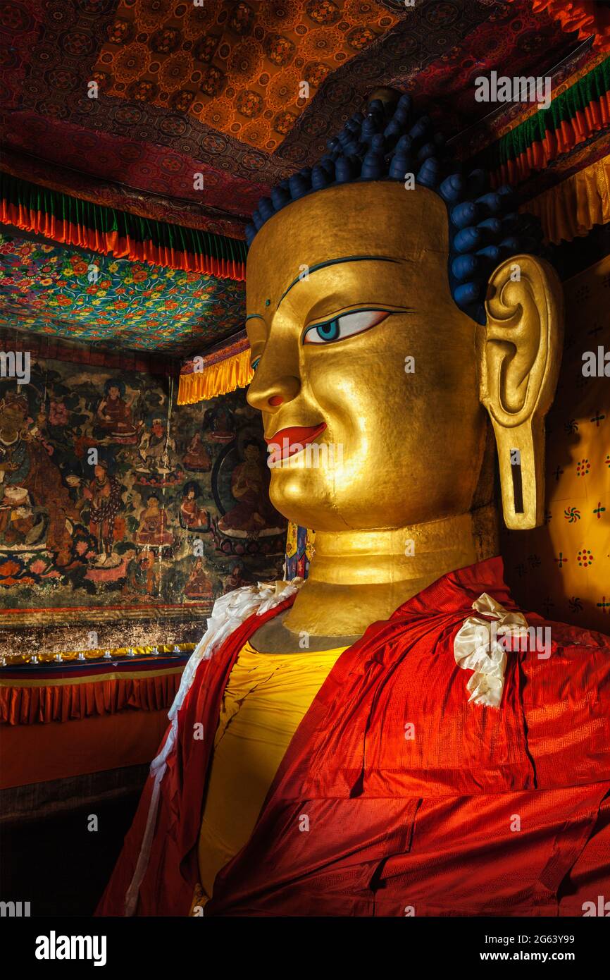 Sakyamuni buddha statue hi-res stock photography and images - Alamy