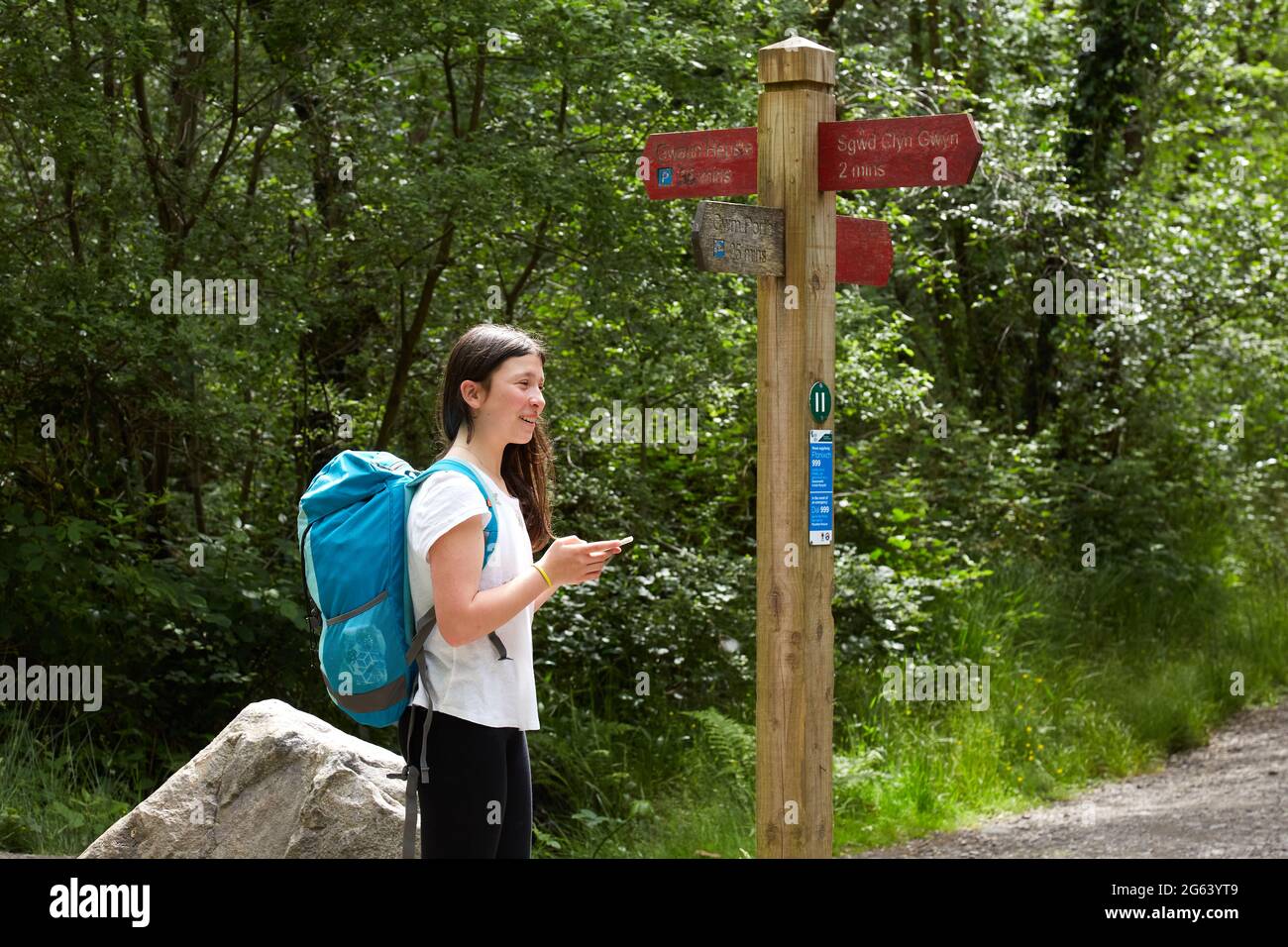 Looking for directions hi-res stock photography and images - Alamy