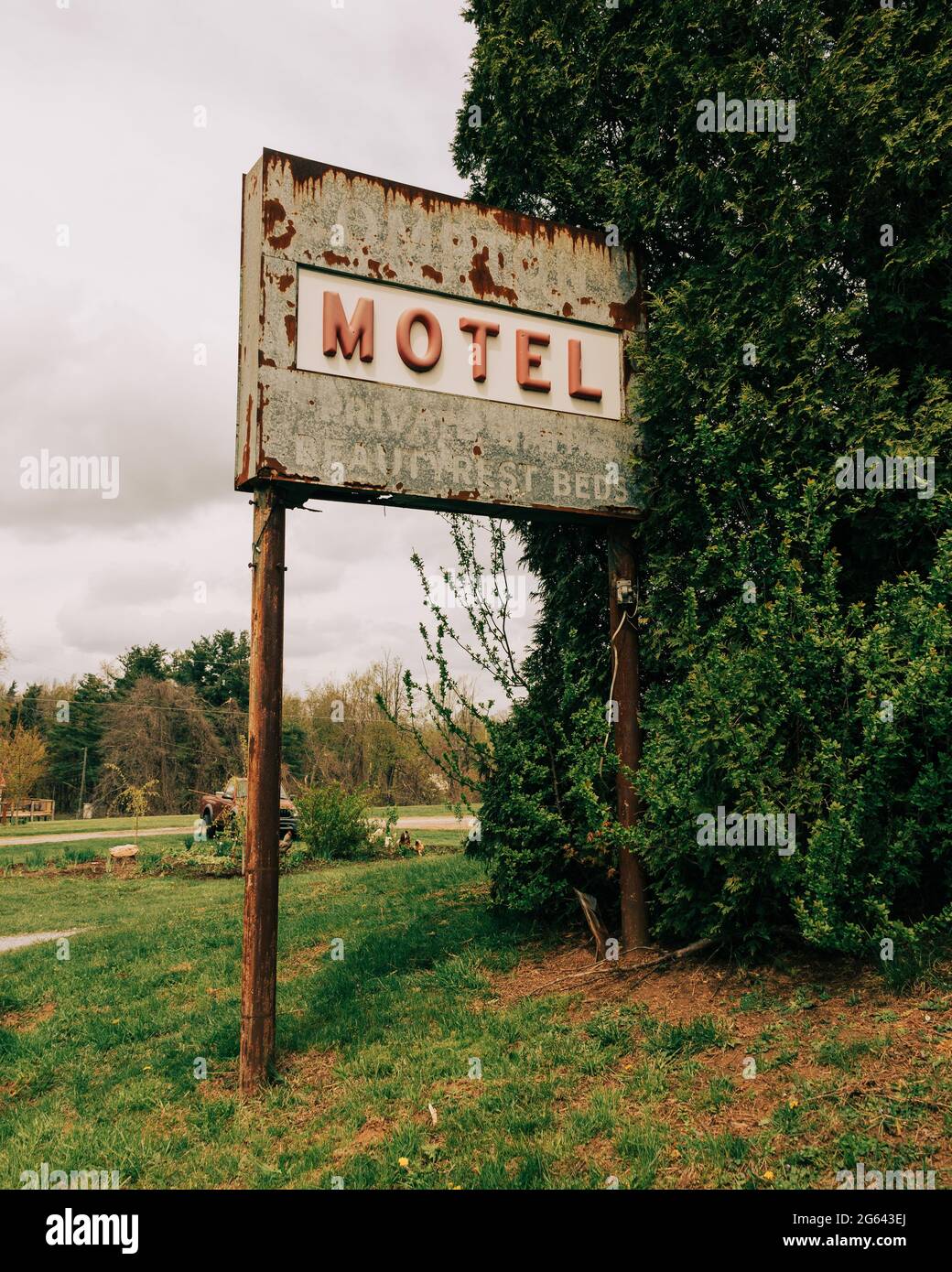 Abandoned vintage sign hi-res stock photography and images - Alamy