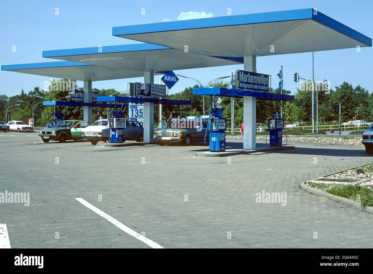 1980s petrol station hi-res stock photography and images - Alamy