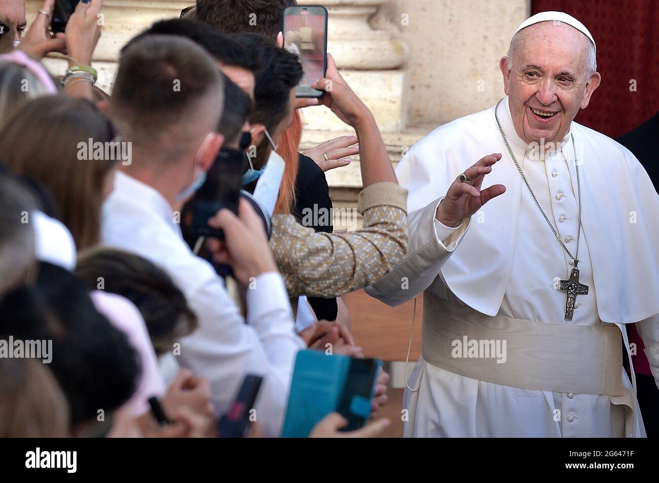 Pope Francis public audience at the San Damaso courtyard in The Vatican ...