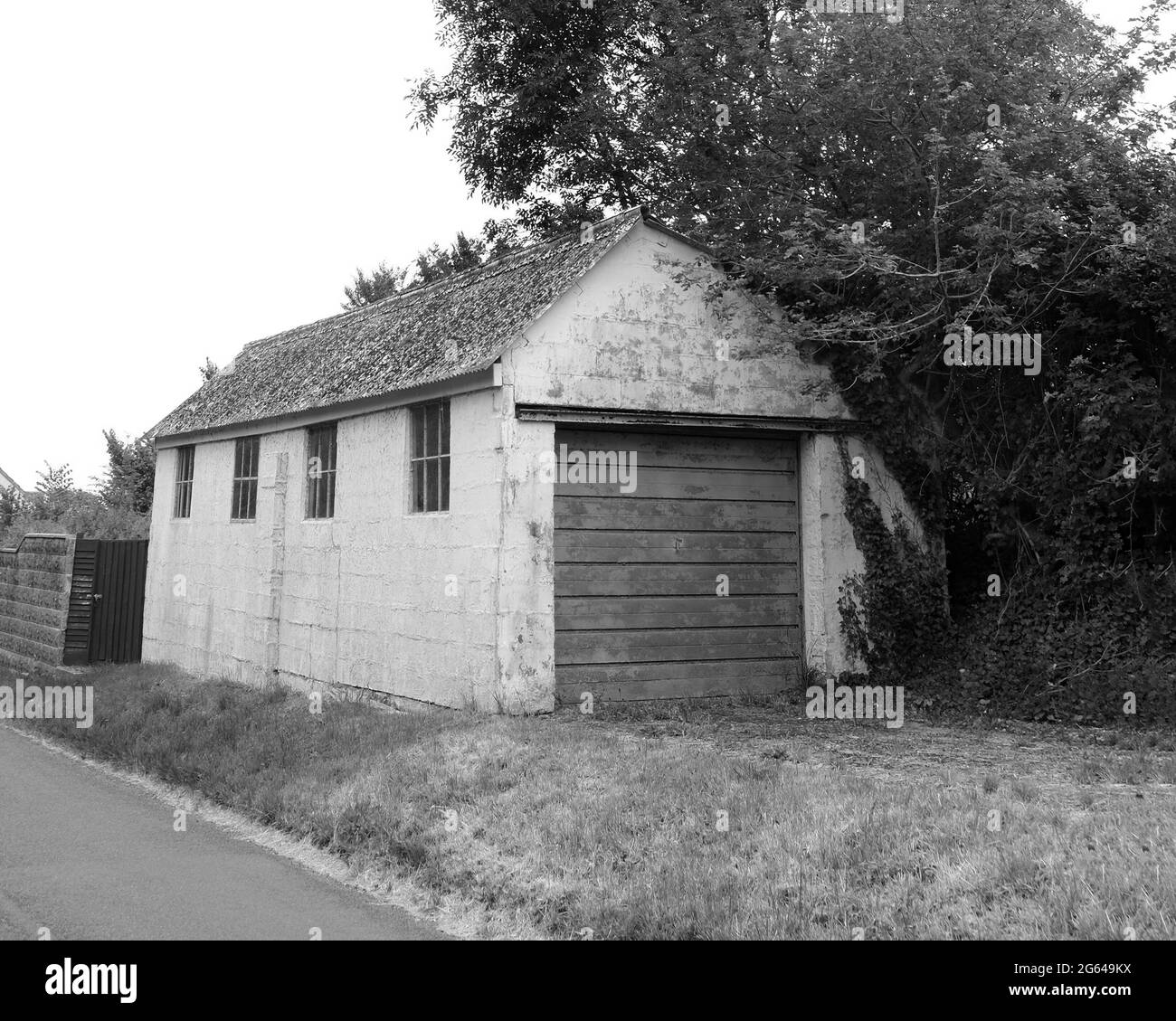 Rural garage hi-res stock photography and images - Alamy