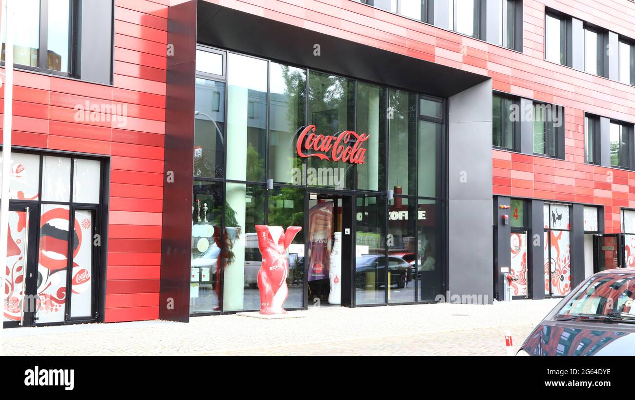 Coca Cola Deutschlandzentrale Berlin, Stralauer Allee, mit ...