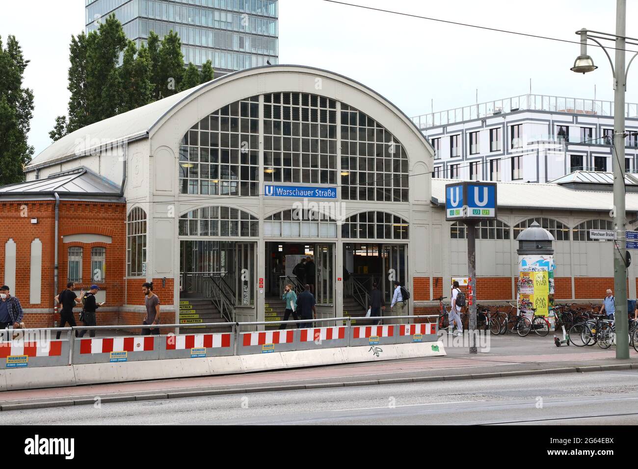 Bahnhof warschauer strasse hi-res stock photography and images - Alamy