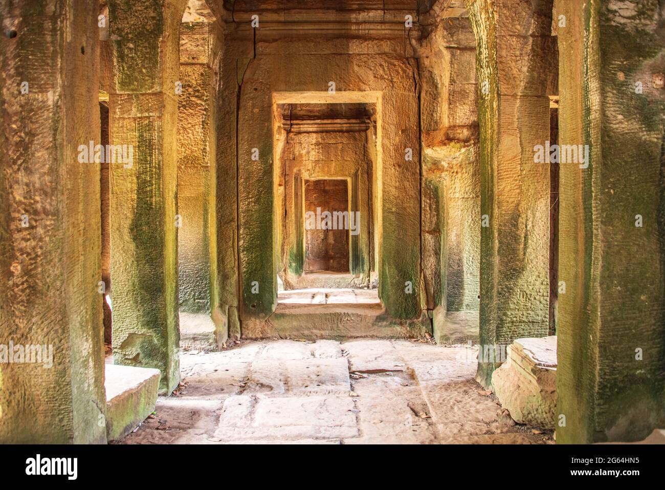 Stone passageway hi-res stock photography and images - Alamy