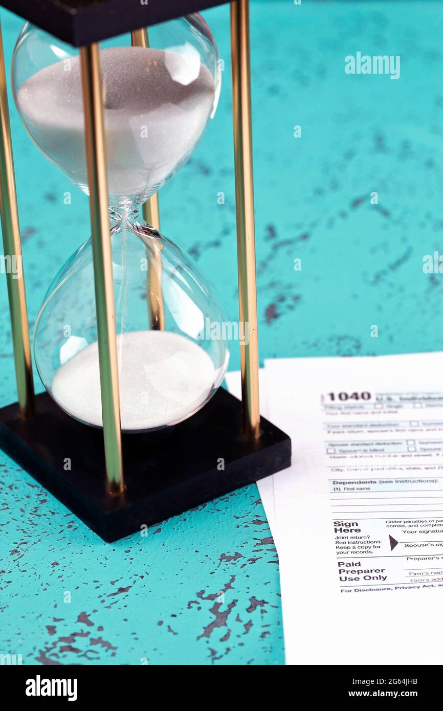 Time running out clock is ticking hi-res stock photography and images ...