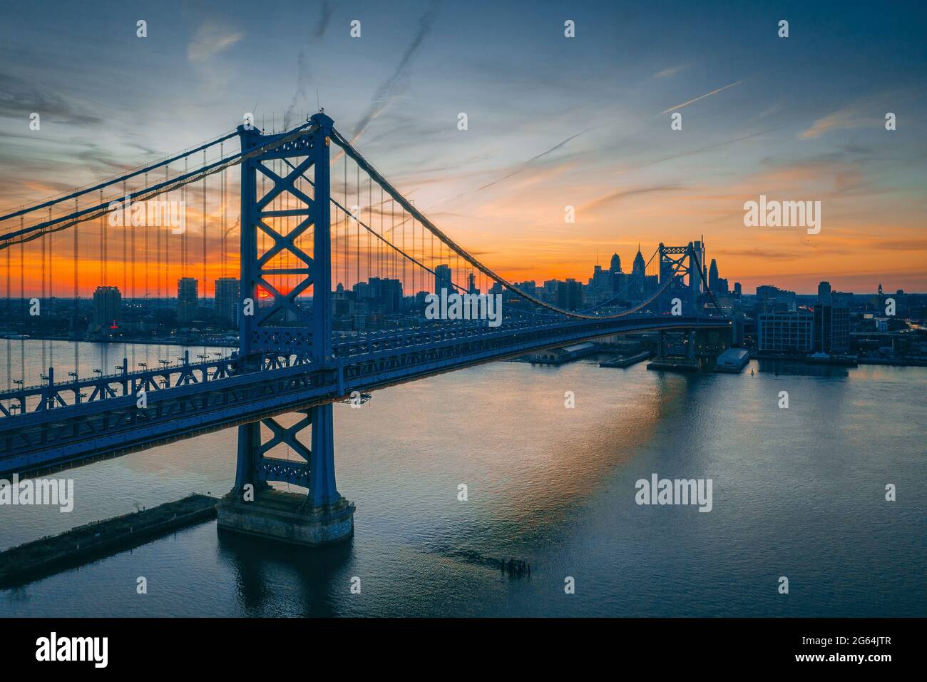 The Benjamin Franklin Bridge over the Delaware River and view of the ...