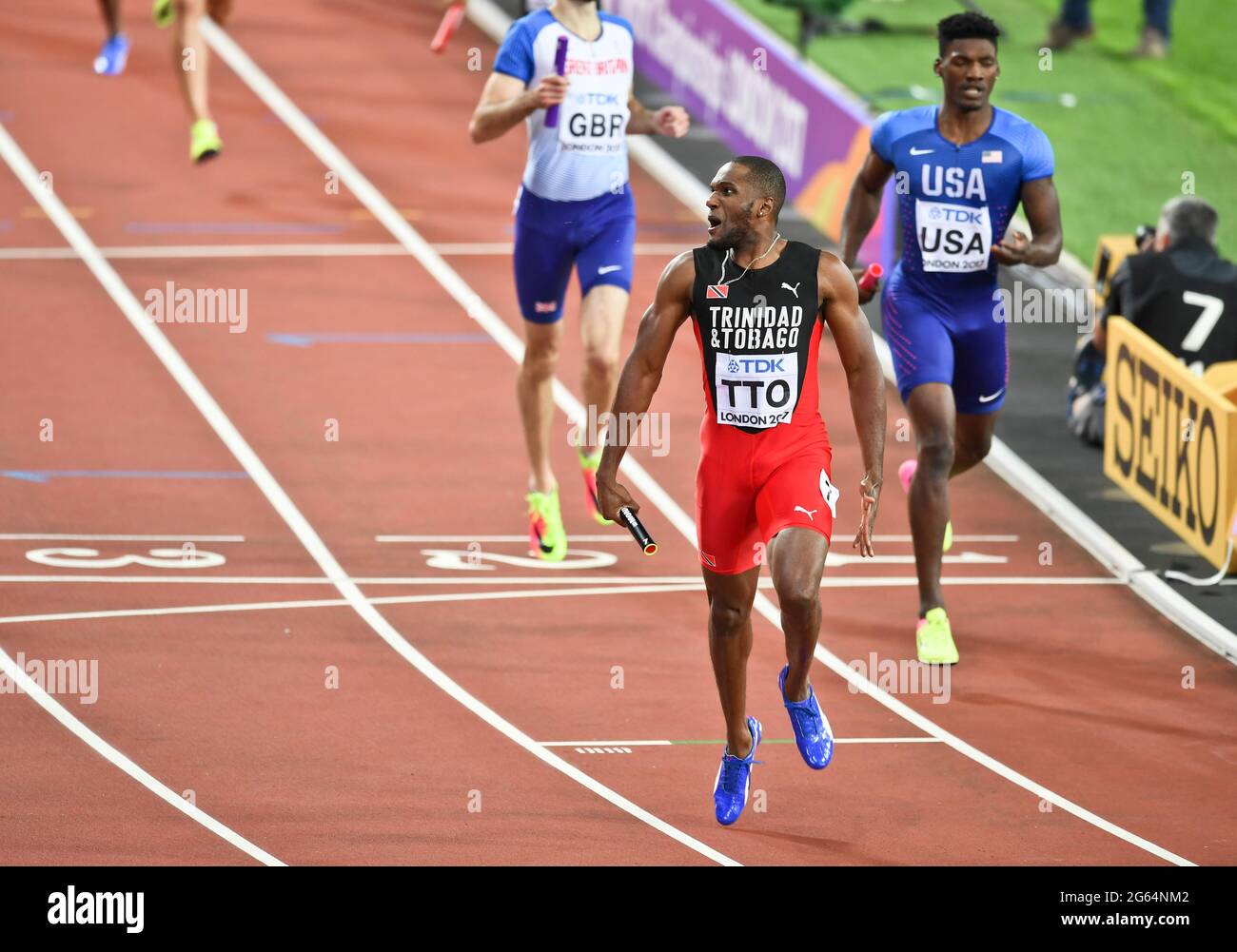 Celebrate winning silver hi-res stock photography and images - Alamy