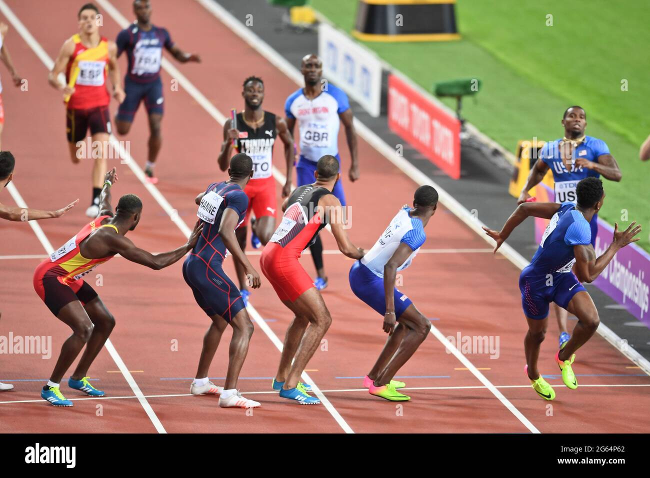 4x400 Men's relay Final: Trinidad & Tobago (Gold medal), USA (Silver ...