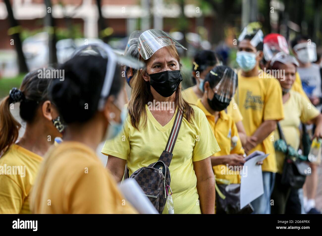 House viewing and mask hi-res stock photography and images - Alamy
