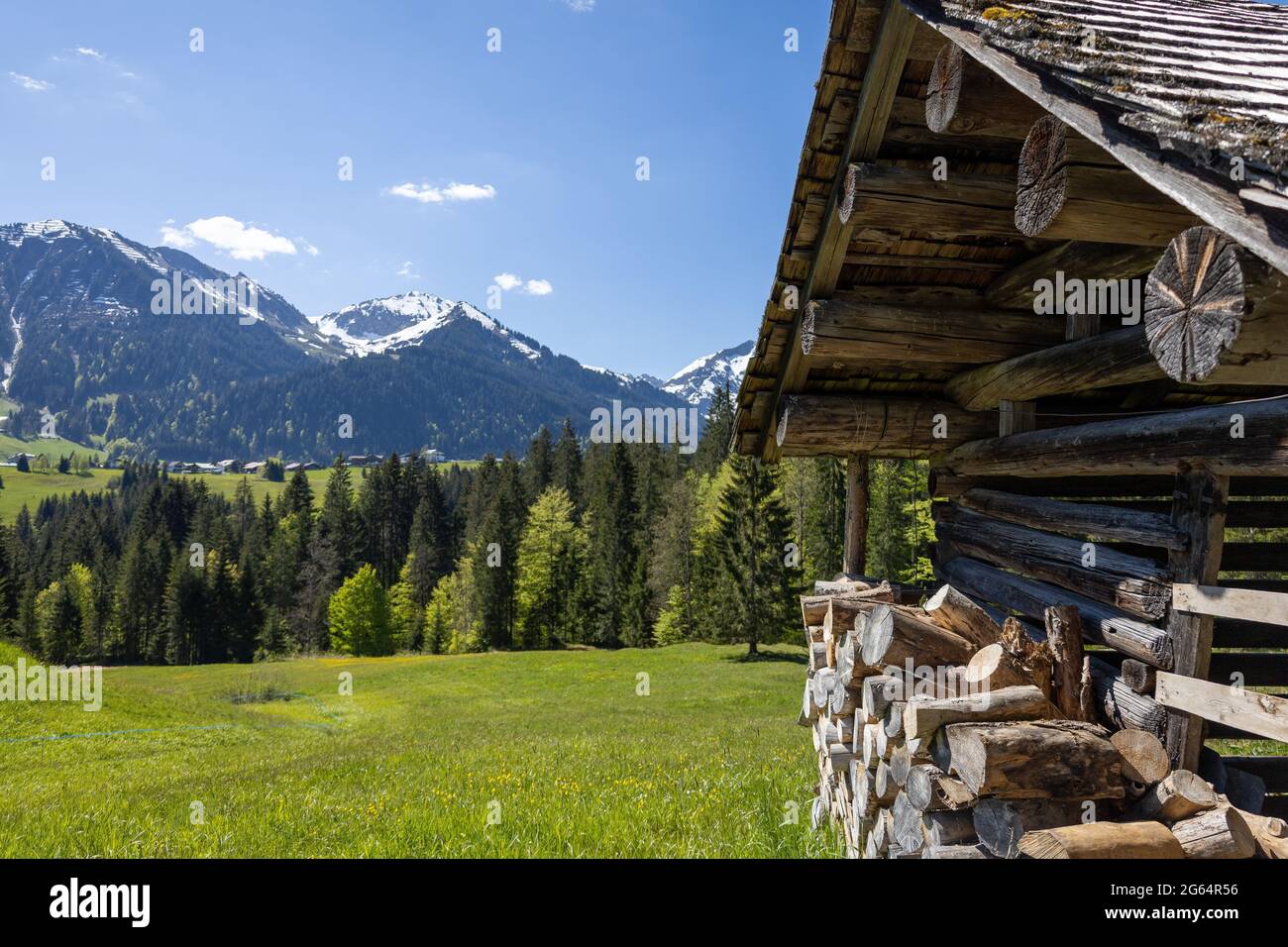 Hovel in the mountains hi-res stock photography and images - Alamy