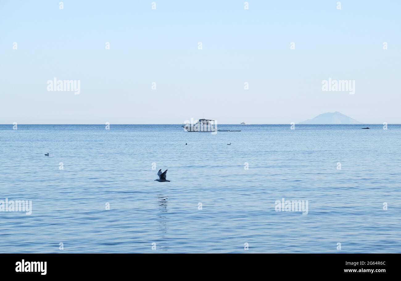 Calm sea boat hi-res stock photography and images - Alamy