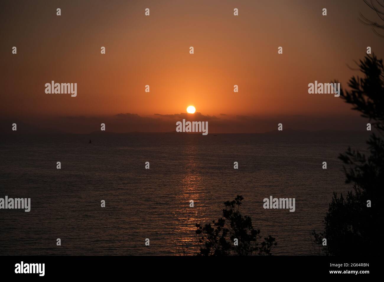 Quality sea hi-res stock photography and images - Alamy