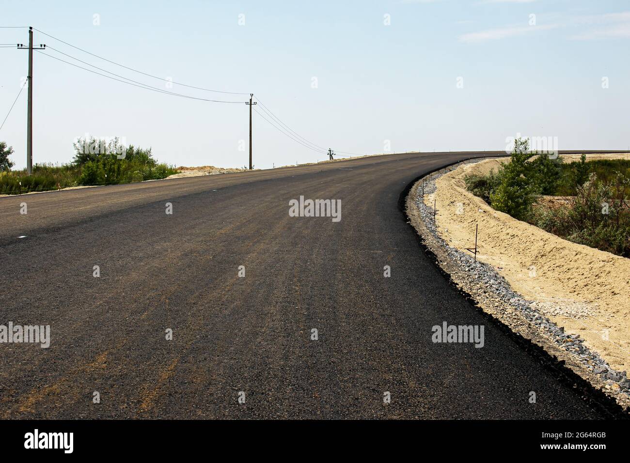 New asphalt road hi-res stock photography and images - Alamy
