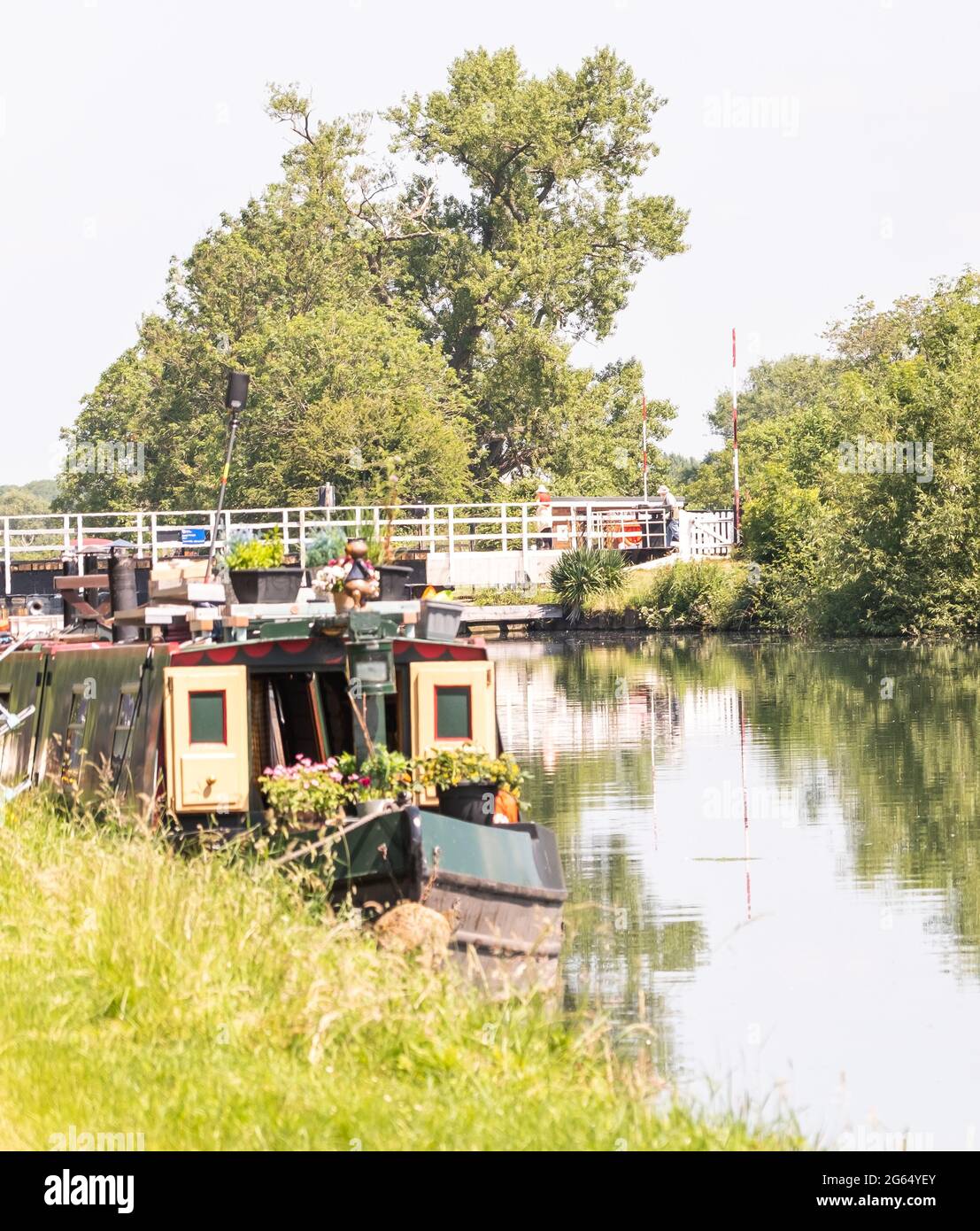 Front on view of a pretty narrow boat or canal boat moored on the ...