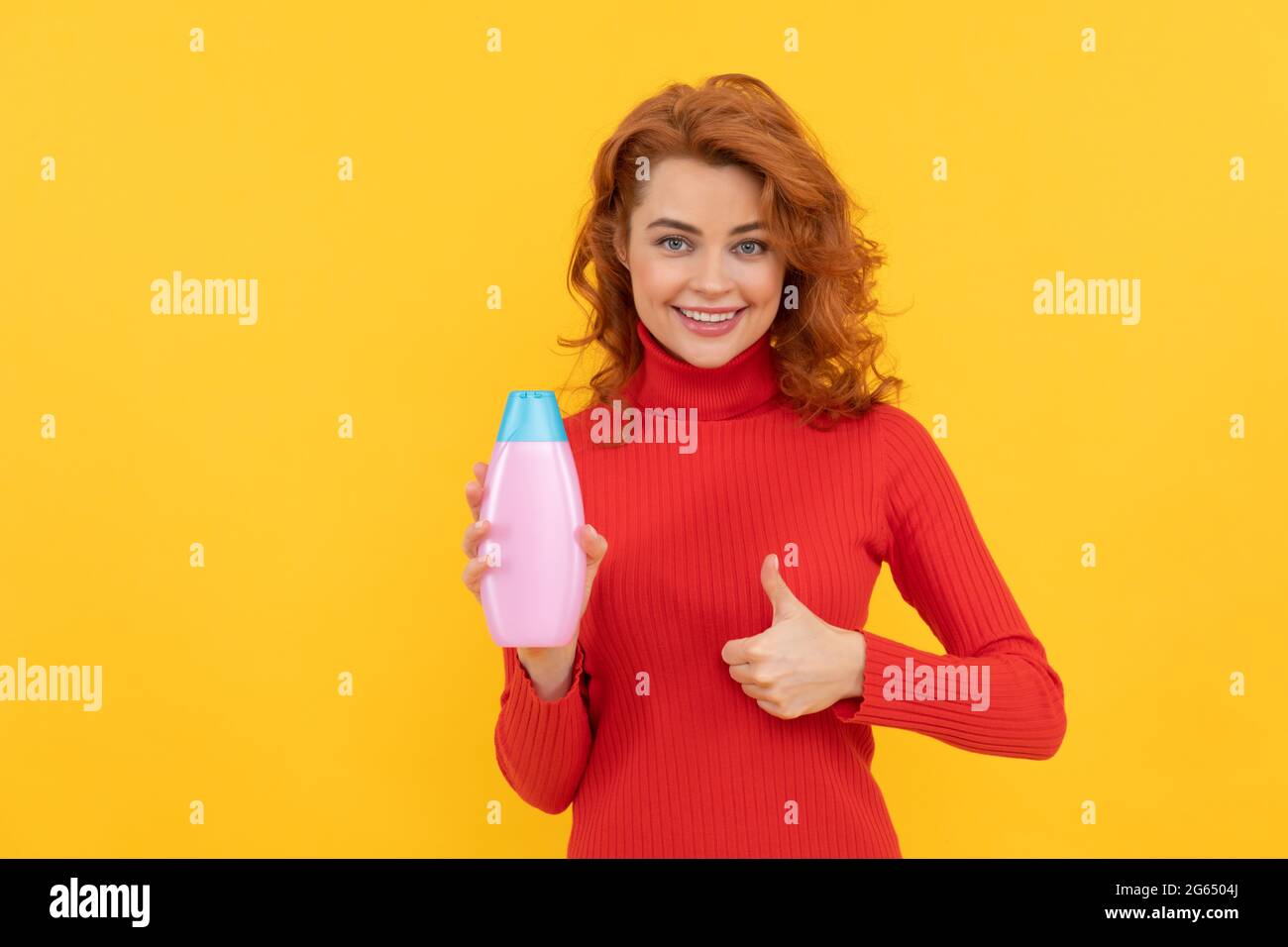 Shampoo woman shower hi-res stock photography and images - Alamy