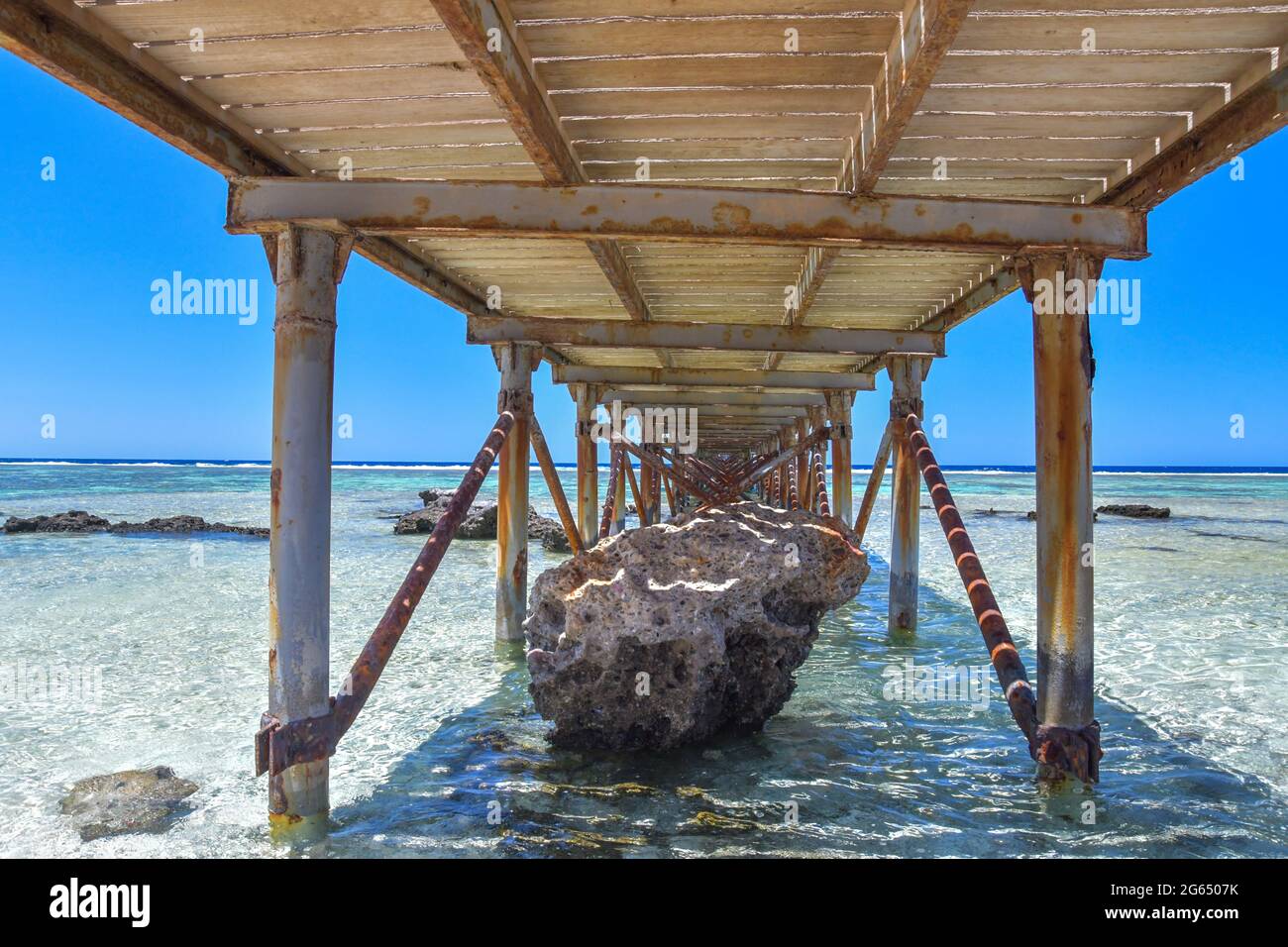 Jetty structure hi-res stock photography and images - Alamy